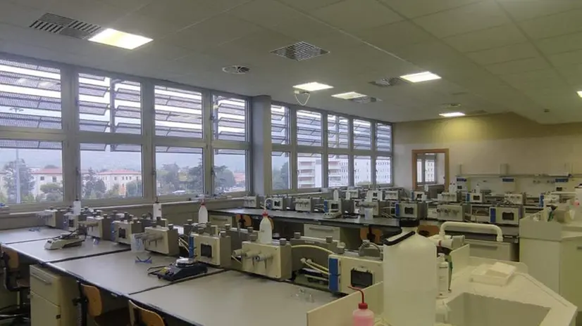 UniBs punta sulla chimica: ecco il nuovo laboratorio ad alta tecnologia ...