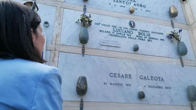 Schlein omaggia la tomba di Spinelli a Ventotene | Giornale di Brescia