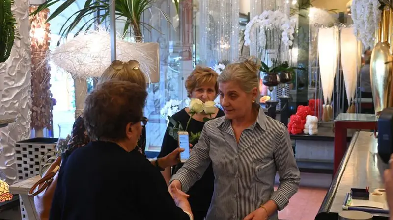 Addio al «signor Alloni»: lo storico negozio di fiori chiude per sempre ...