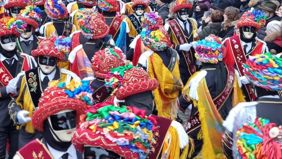 La Valsabbia (e i suoi balarì) conquistano Brescia | Giornale di Brescia