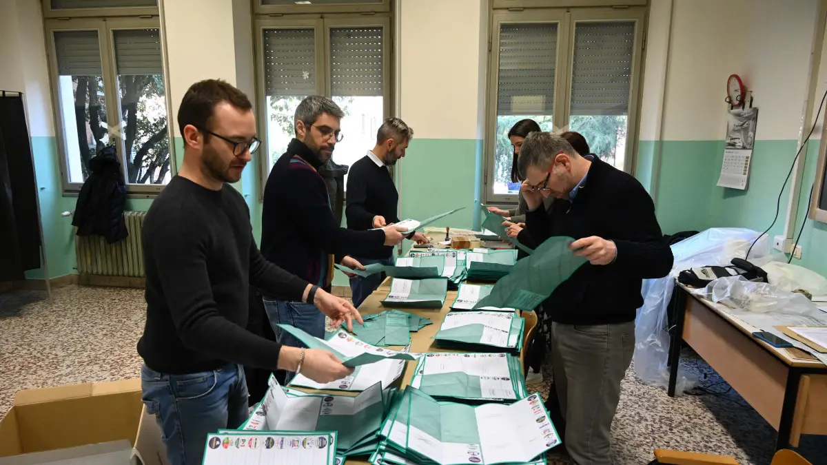 Regionali 2023, l'affluenza definitiva: ha votato meno della metà dei ...