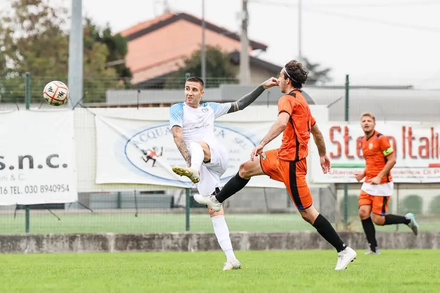 Le immagini della domenica calcistica sui campi bresciani | Giornale di Brescia