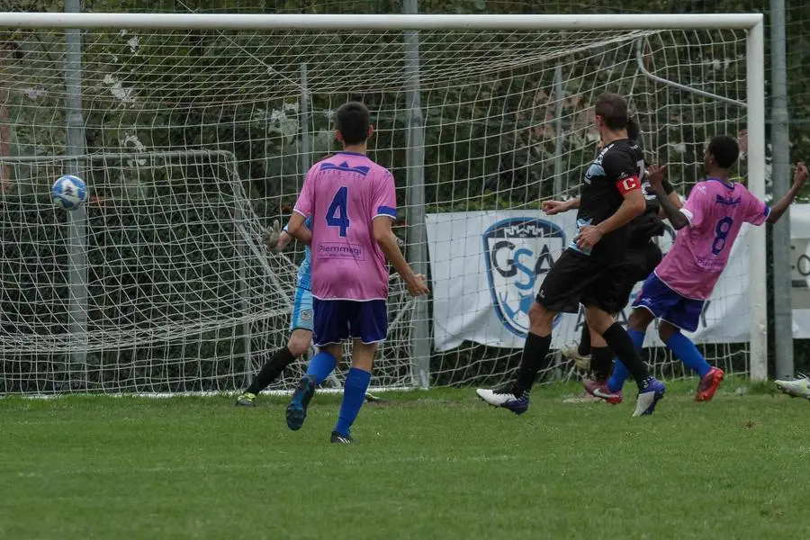 Le immagini della domenica calcistica sui campi bresciani | Giornale di Brescia