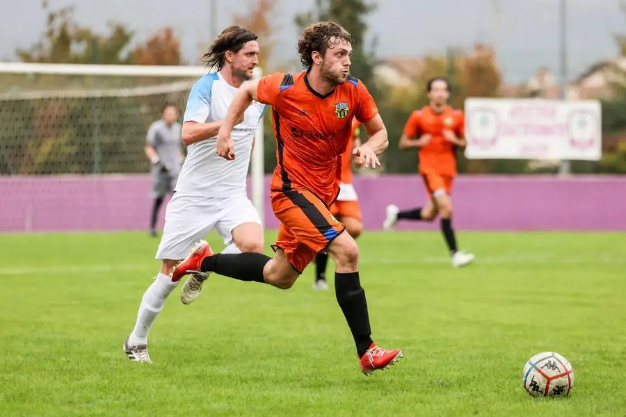 Le immagini della domenica calcistica sui campi bresciani | Giornale di Brescia