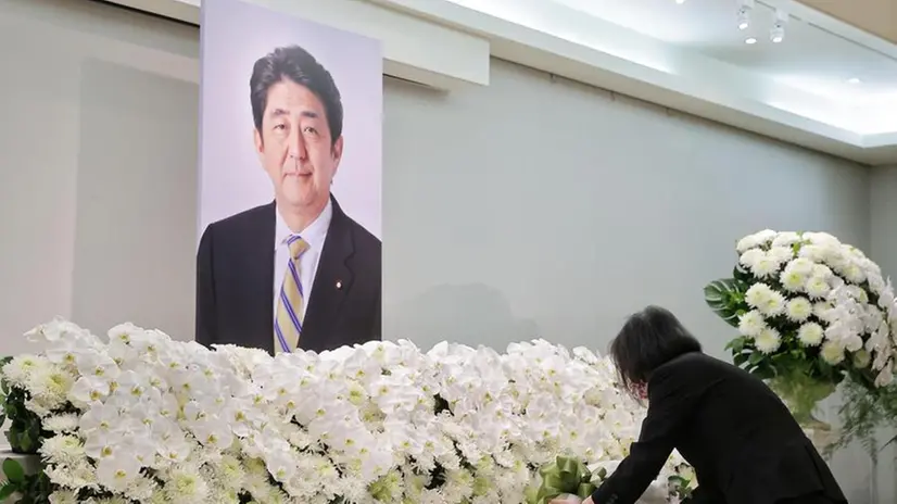 Giappone: si dimette capo della polizia per assassinio Abe | Giornale ...