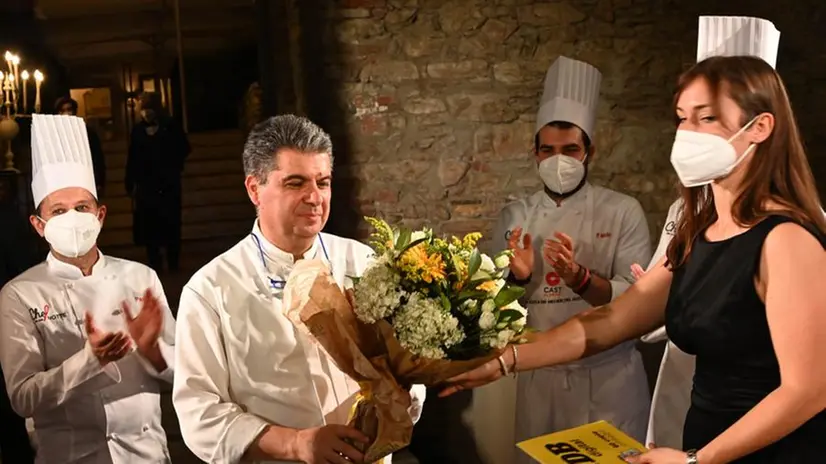 Gli chef assaggiano e gli appassionati cucinano, i ruoli si invertono ...