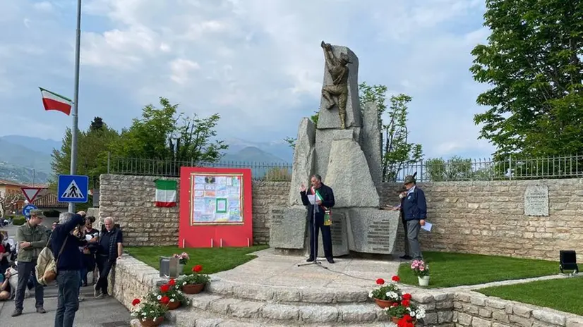 Monumento all'Alpino, due giorni di festa a San Felice del Benaco ...