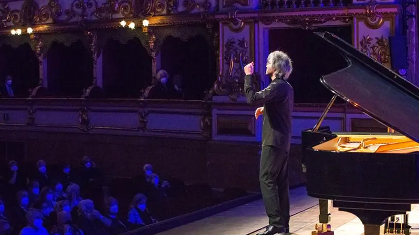 Alexander Gadjiev, fuoco e amore per convincere con Chopin | Giornale ...