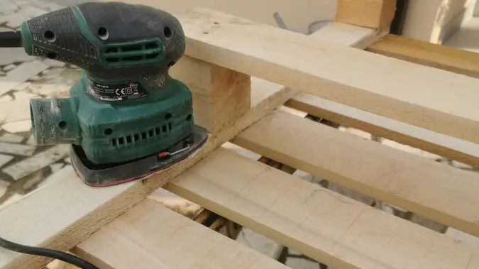 Una fioriera nel bancale: ecco come si fa in poche mosse | Giornale di ...