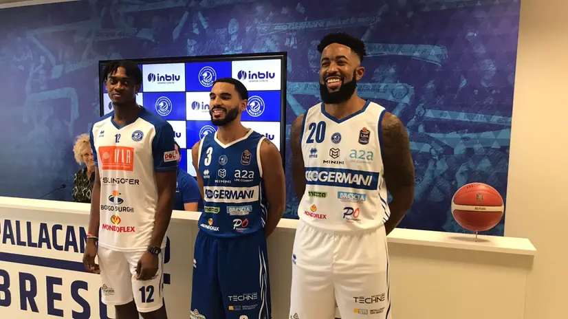 Germani verso la prima di campionato con le nuove maglie | Giornale di ...