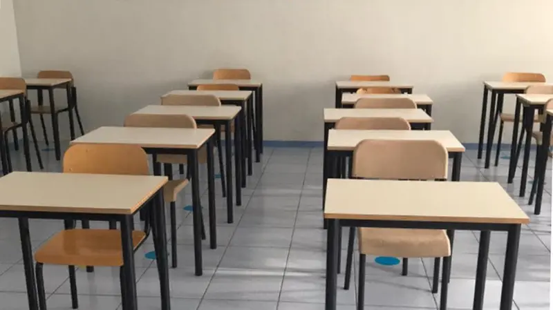 All'Itis Castelli sono arrivati i primi 816 banchi monoposto | Giornale ...
