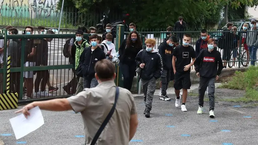 Studenti ai corsi di recupero all'Itis Castelli di Brescia | Giornale ...