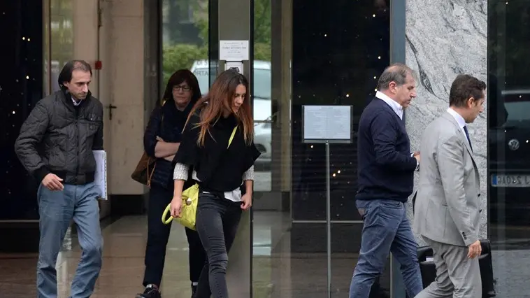 Bozzoli: la moglie e il fratello si evitano anche dal notaio | Giornale ...
