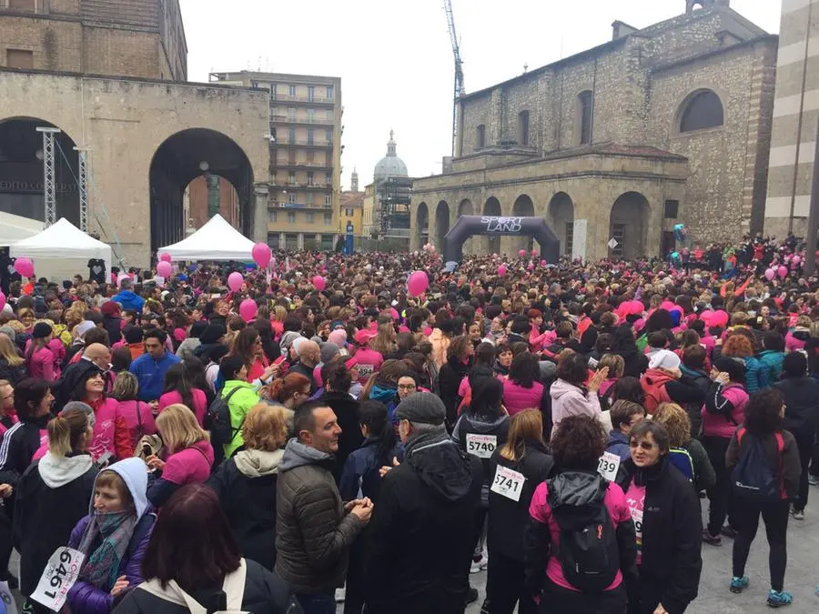 La corsa rosa in piazza Vittoria | Giornale di Brescia