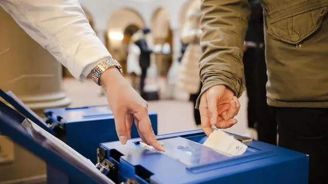 La Svizzera vota due referendum di riforme delle pensioni | Giornale di ...