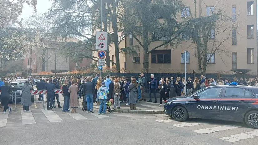 Fila all'ambasciata russa a Roma, 'Russia libera' | Giornale di Brescia