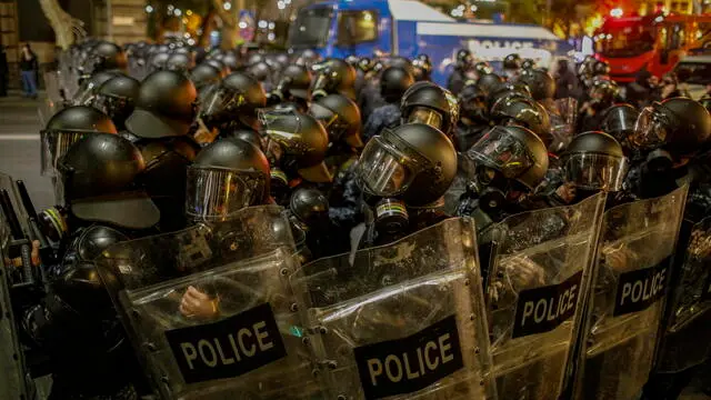 Migliaia in piazza in Georgia contro legge su agenti stranieri ...