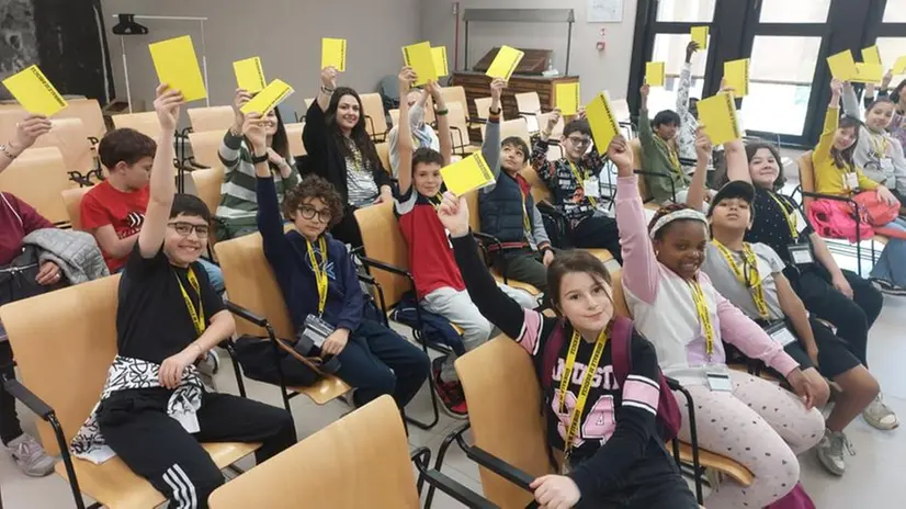 Gli studenti della quinta A del Casazza di Brescia in visita al GdB ...