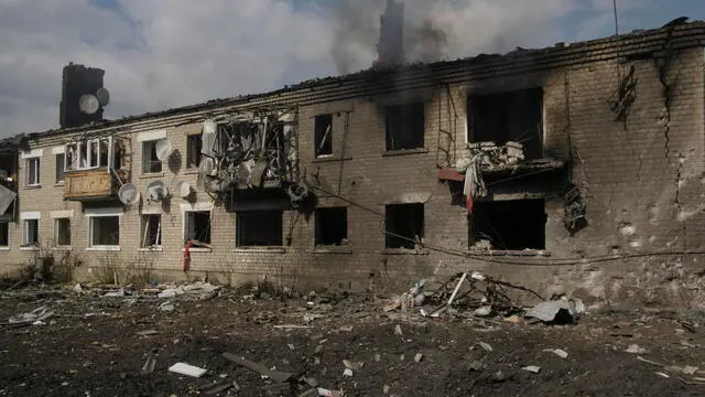 Kiev, 'Volchansk è in fiamme, combattiamo casa per casa' | Giornale di ...