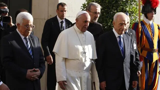 Il Papa, l'8 giugno commemora incontro con Peres e Abu Mazen | Giornale ...