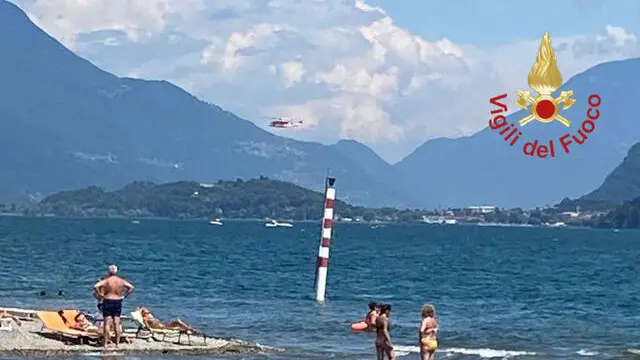 Si tuffa nel lago per salvare il figlio di 12 anni, disperso | Giornale ...