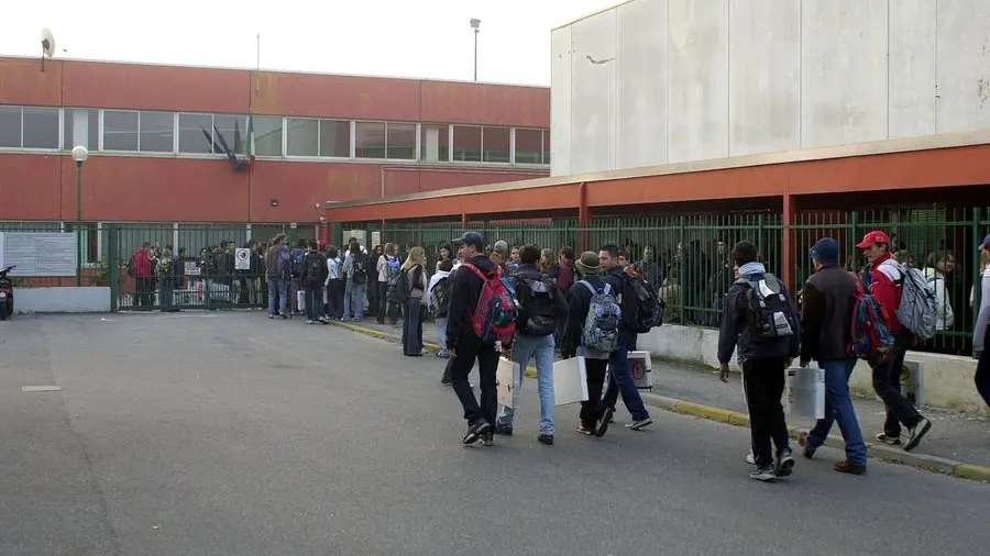 Ronde a ricreazione, l’Usb diffida la preside del Pascal di Manerbio ...