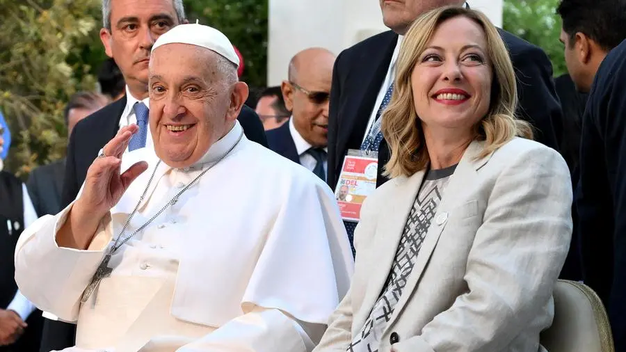 Visita della premier Meloni al Papa: «L’ho trovato vigile e reattivo ...