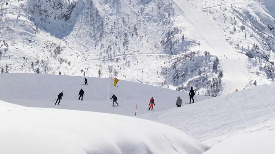 Sulla pista Paradiso e sul Presena si scia fino al 4 maggio | Giornale ...