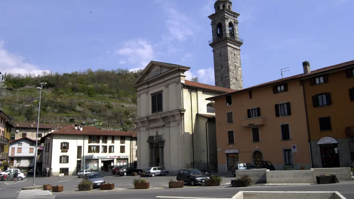 Berzo Inferiore, maxi rissa fuori da un locale in centro | Giornale di ...