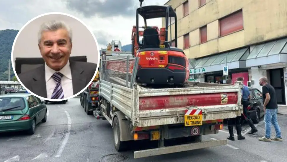 Colpito dalla sponda di un furgone alla testa, anziano muore per strada ...
