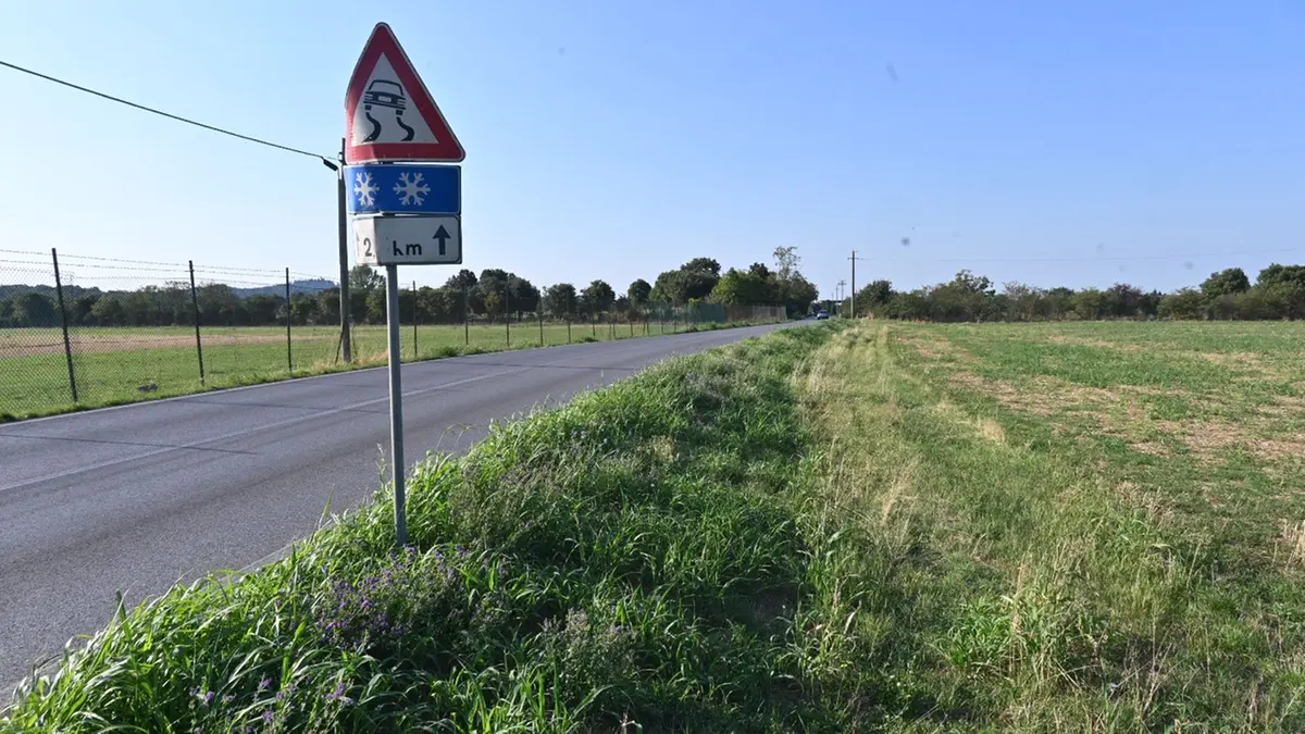 Investita sul ciglio della strada da un’auto pirata, morta una donna ...