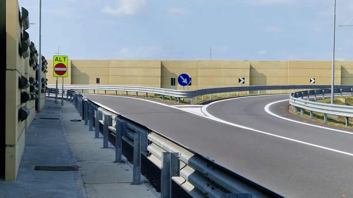 Auto contromano in autostrada: cause, rischi e sanzioni | Giornale di ...