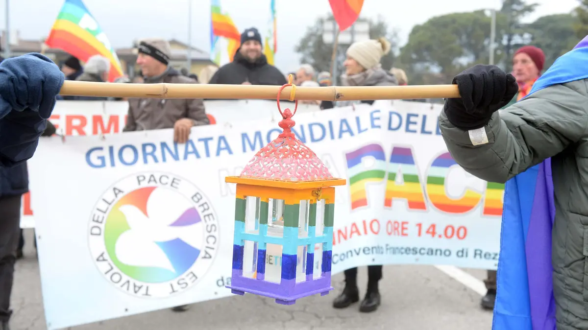 Una marcia per la pace con 1.300 cuori uniti contro ogni conflitto ...