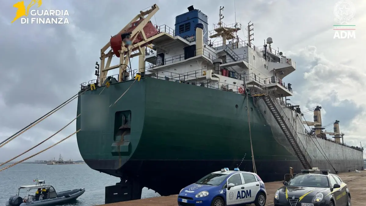 Violazioni misure Ue contro la Russia, sequestrata nave nel porto di ...