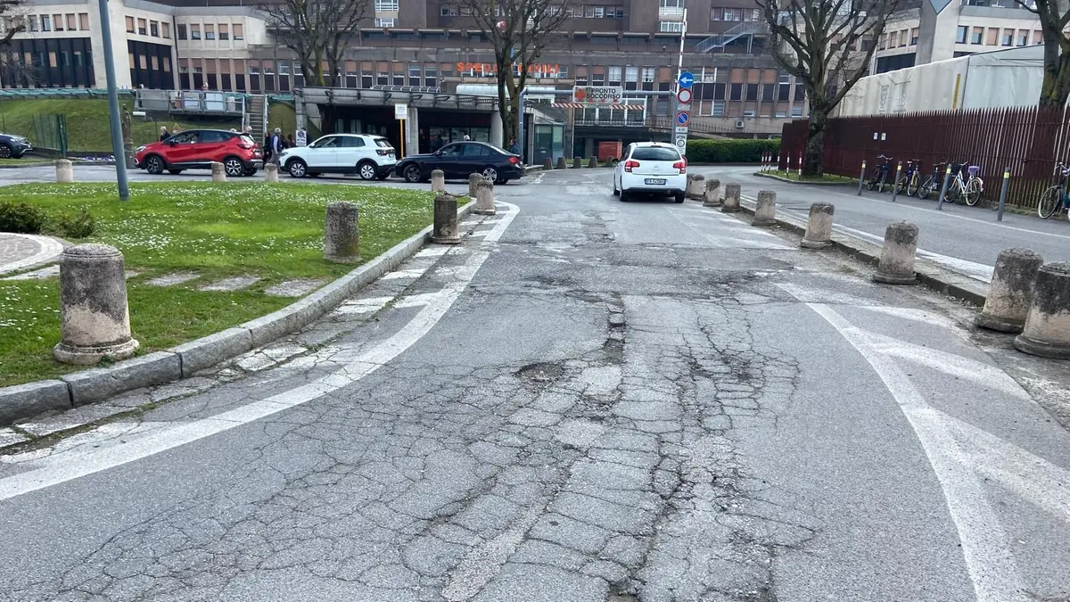 Ospedale Civile, la strada per il pronto soccorso ha bisogno di cure ...