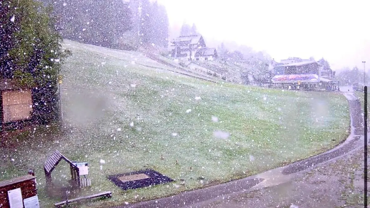 Il maltempo riporta la neve in Lombardia, nevicate a Pontedilegno ...