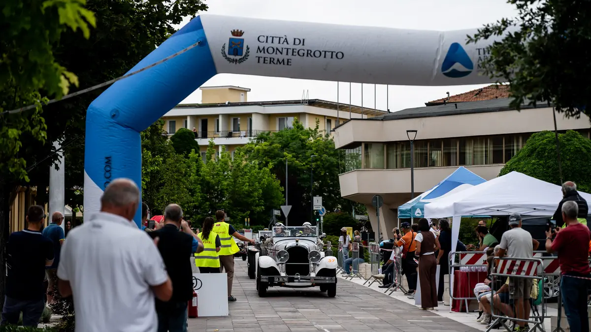 Mille Miglia 2026, il controllo timbro a Montegrotto Terme | Giornale ...